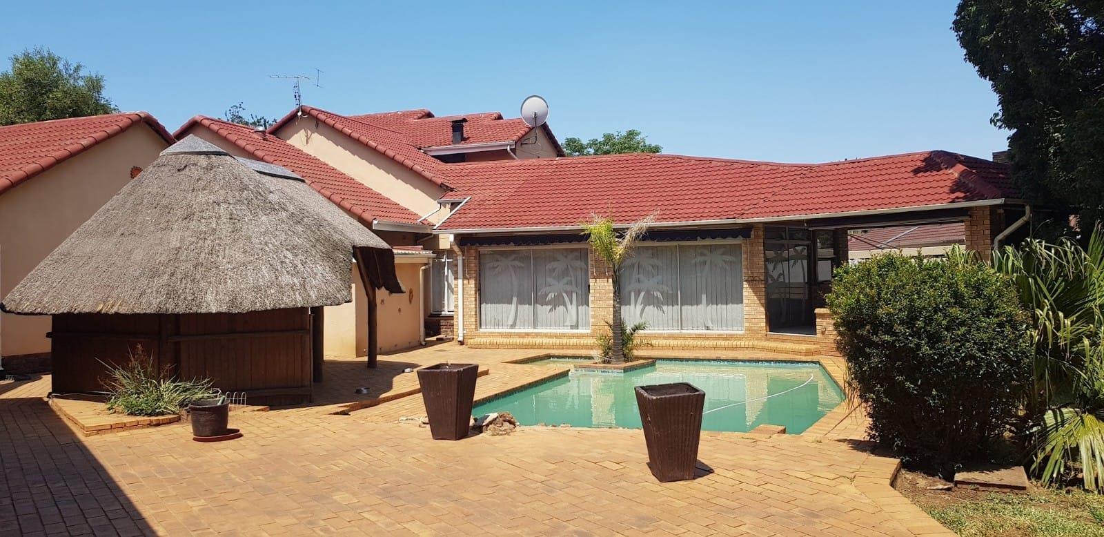 Double Story Delight Entertain And Relax In Style In